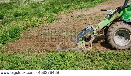 Land Work By Territory Image & Photo (Free Trial) | Bigstock