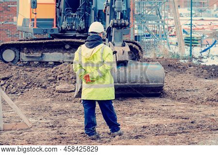 Excavator Digging Image & Photo (Free Trial) | Bigstock