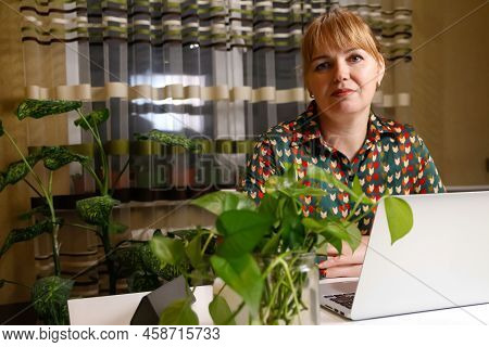 Defocus Blond Woman Working On Computer At Home. Start Or Finish Of A ...