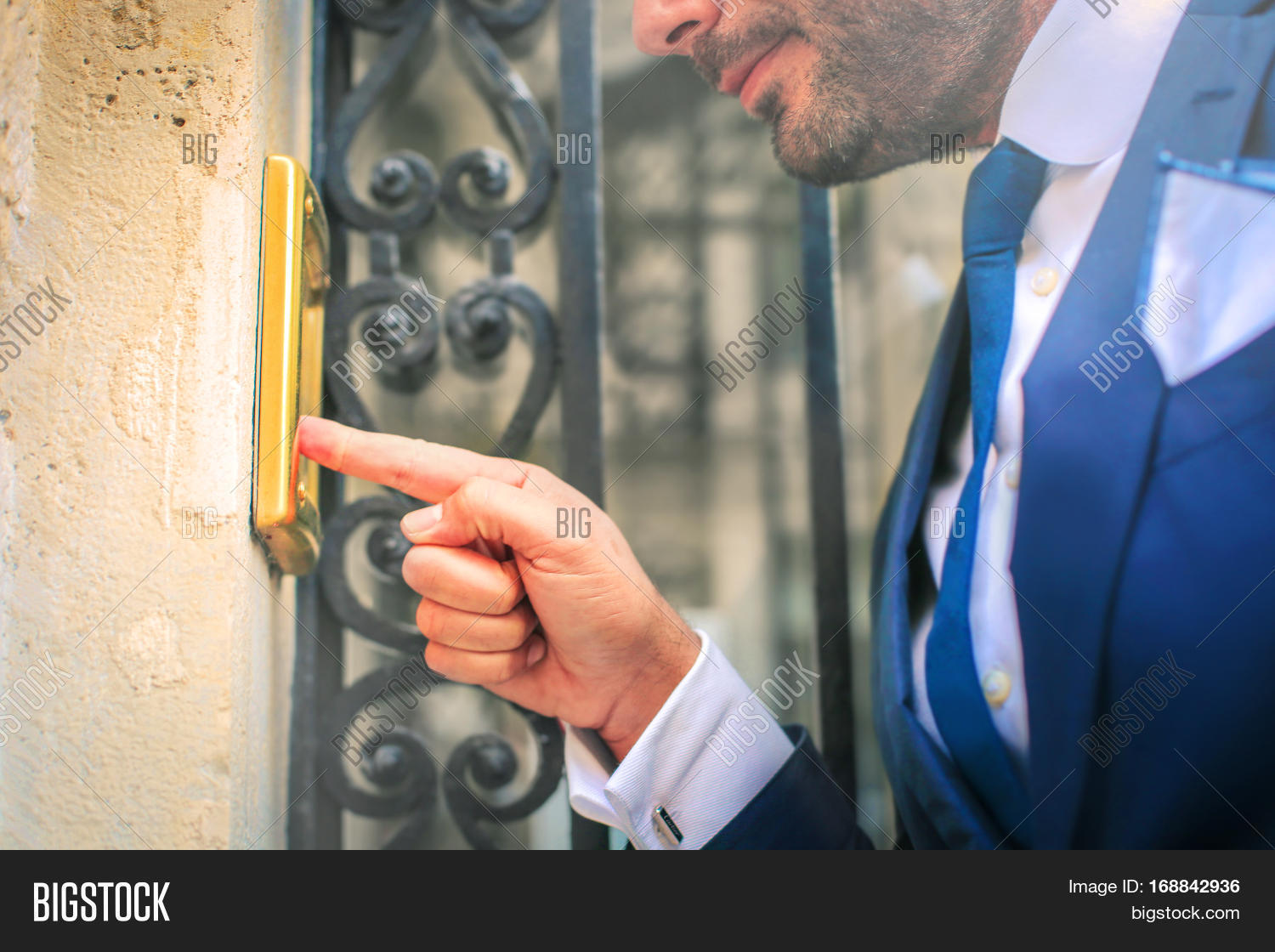 Man Suit Ringing Door Image & Photo (Free Trial) | Bigstock