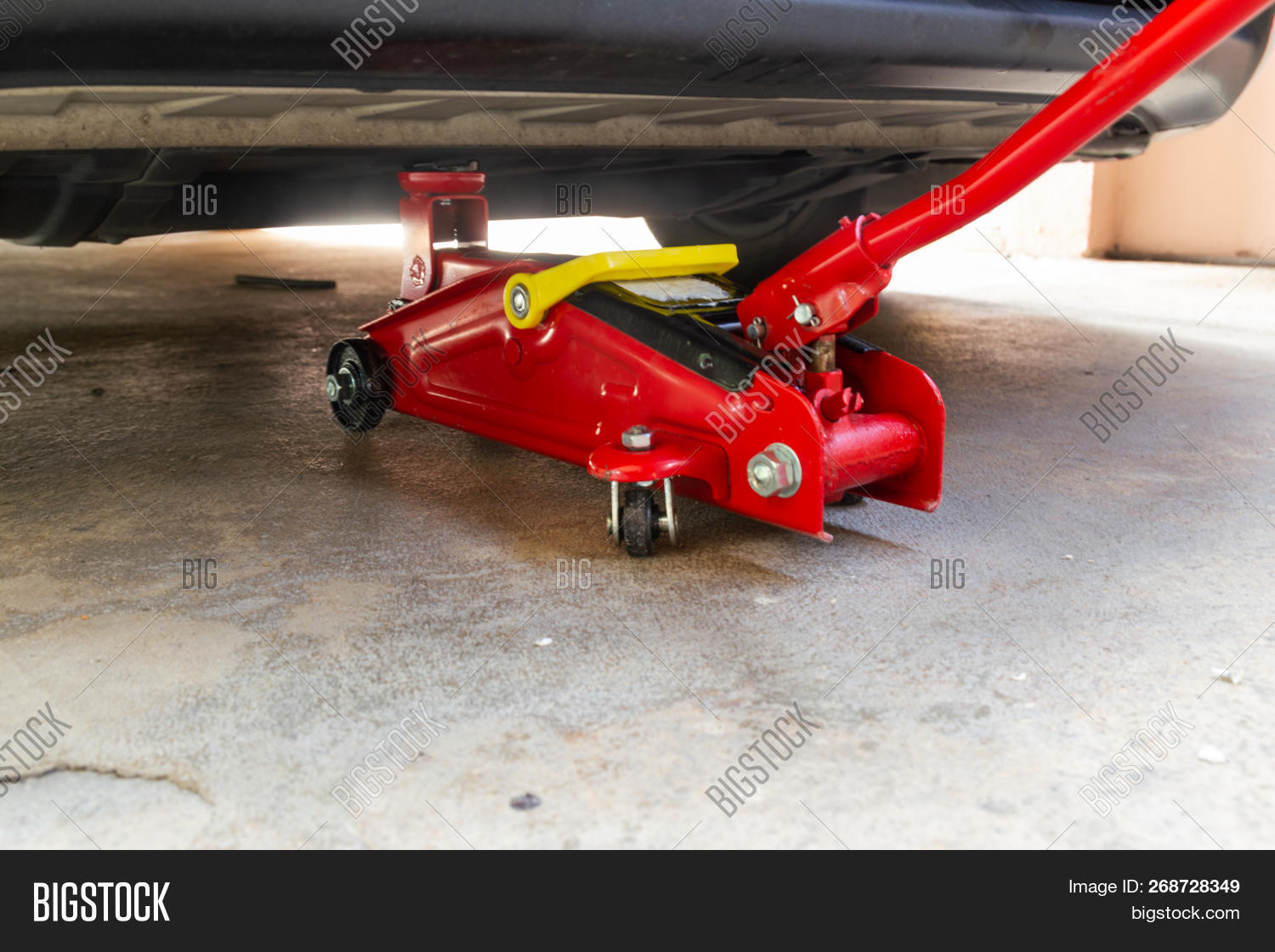 Tool Jack Lift Car Image & Photo (Free Trial) | Bigstock