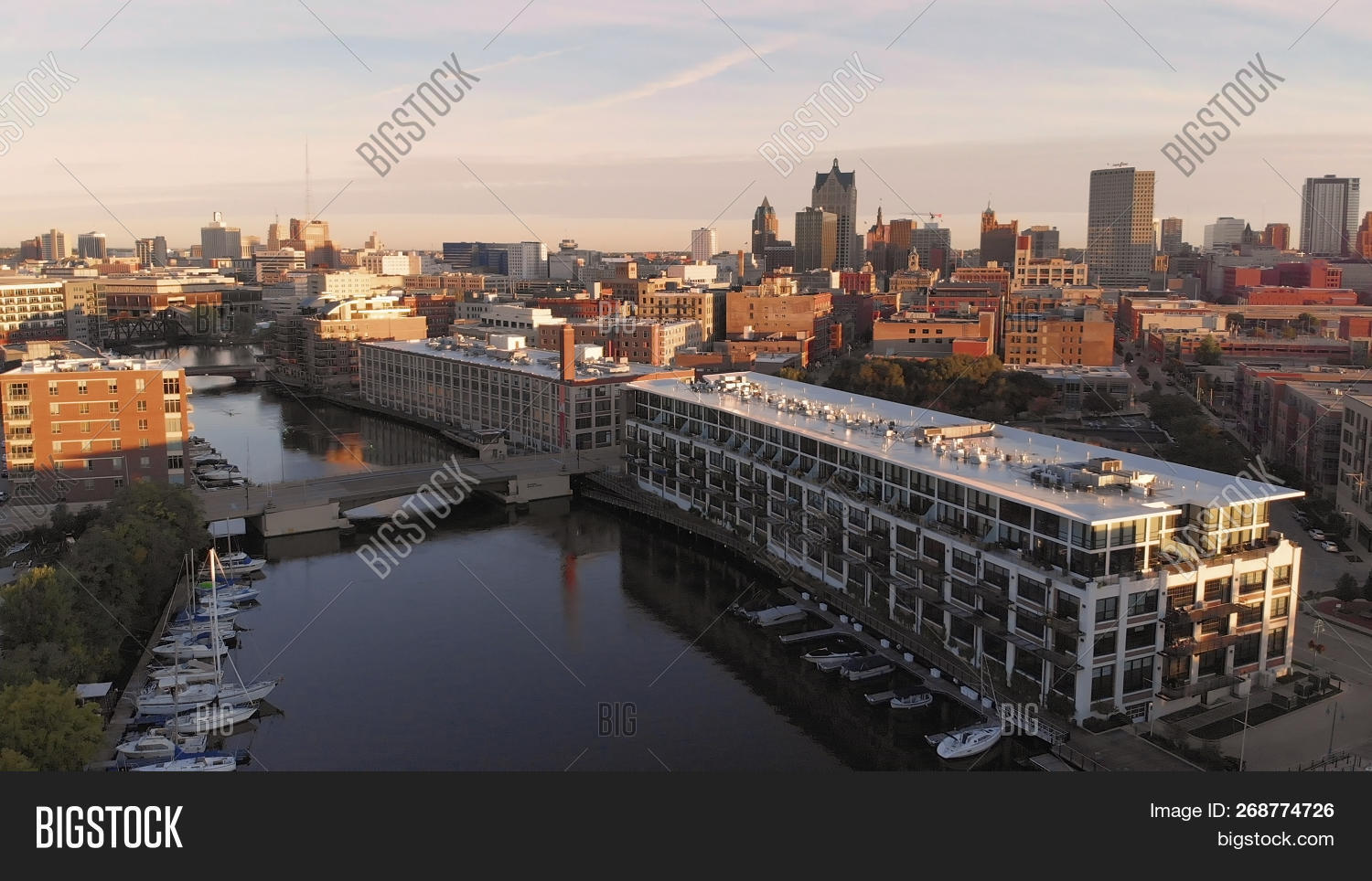 Milwaukee River Image & Photo (Free Trial) | Bigstock