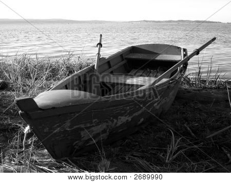 Old Wooden Rowboat Image & Photo (Free Trial) | Bigstock