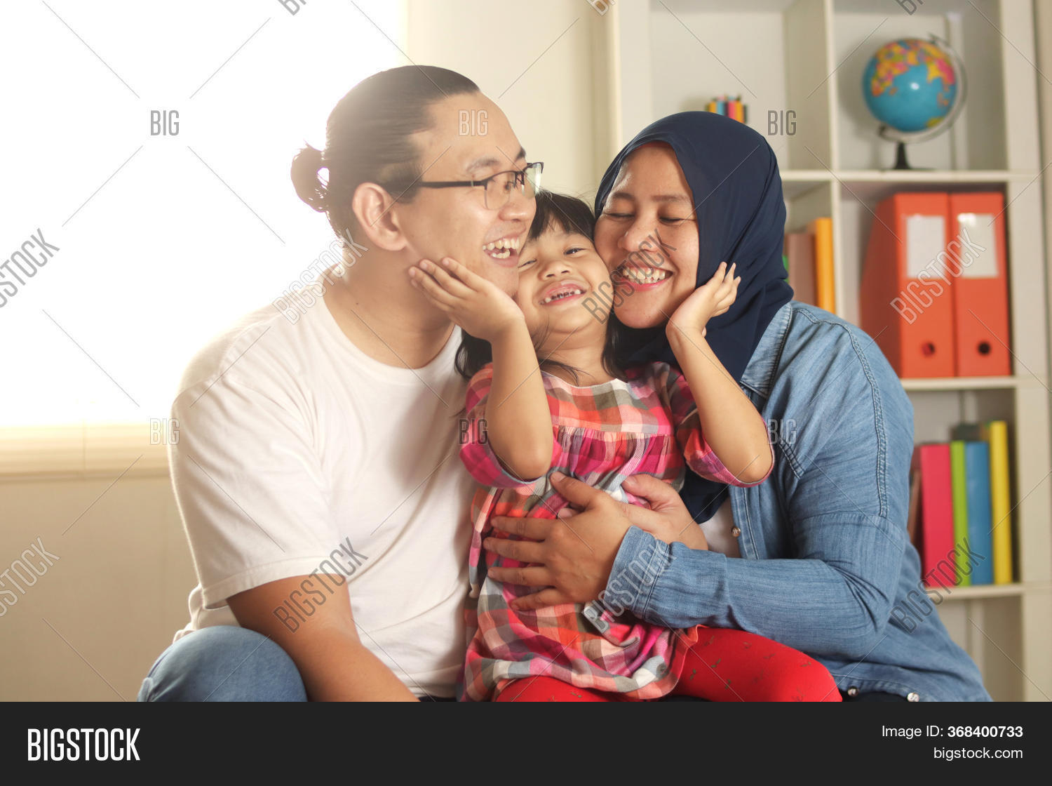 Muslim Parents Little Image & Photo (Free Trial) | Bigstock
