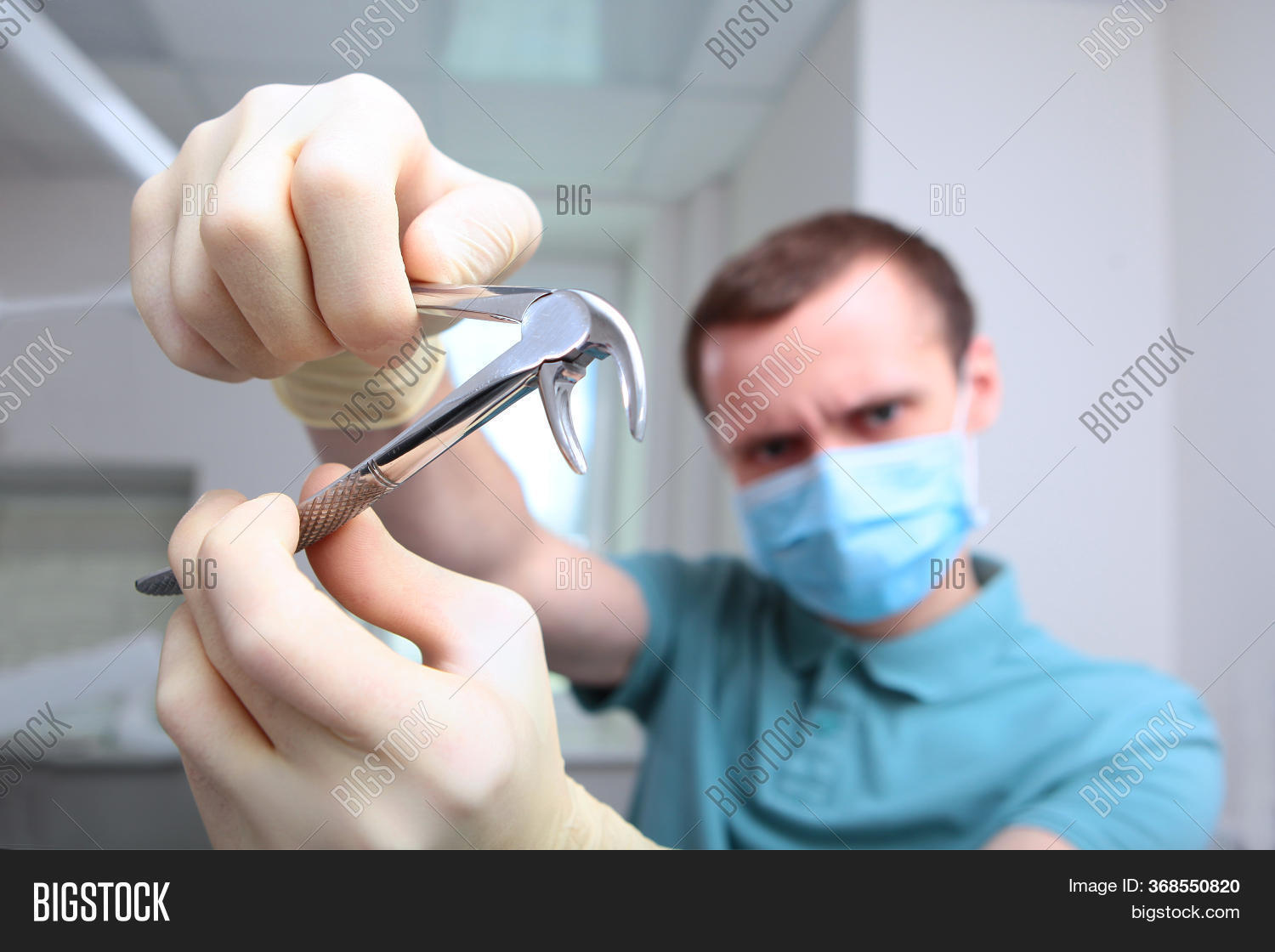 Forceps Removing Teeth Image & Photo (Free Trial) | Bigstock