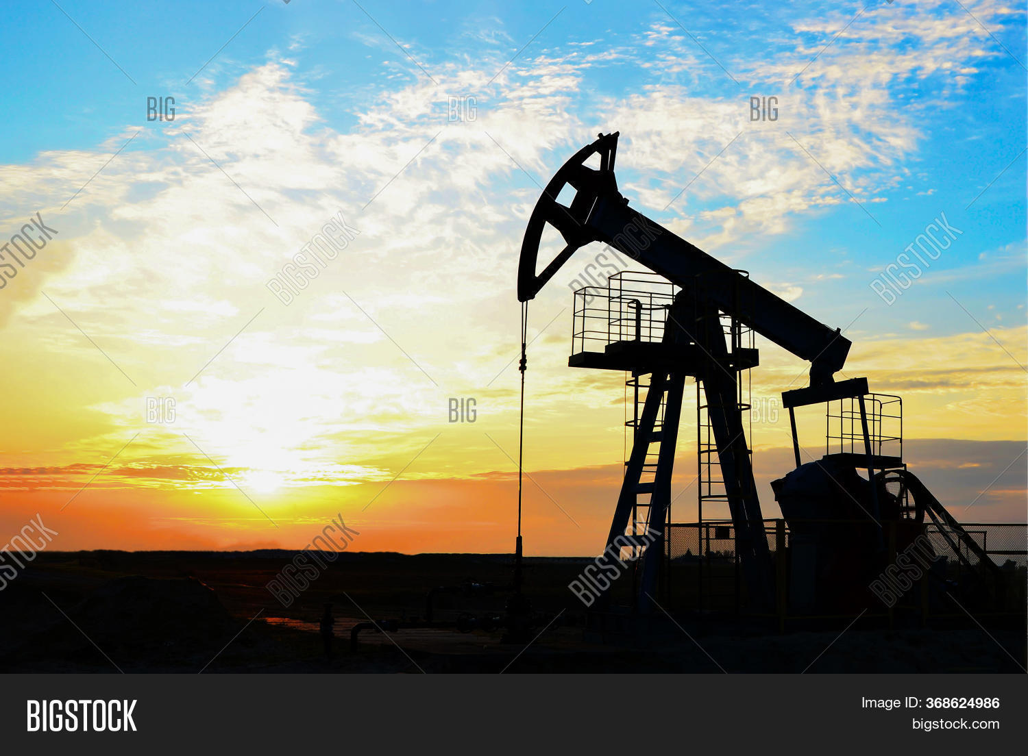 Oil Drilling Derricks Image & Photo (Free Trial) | Bigstock