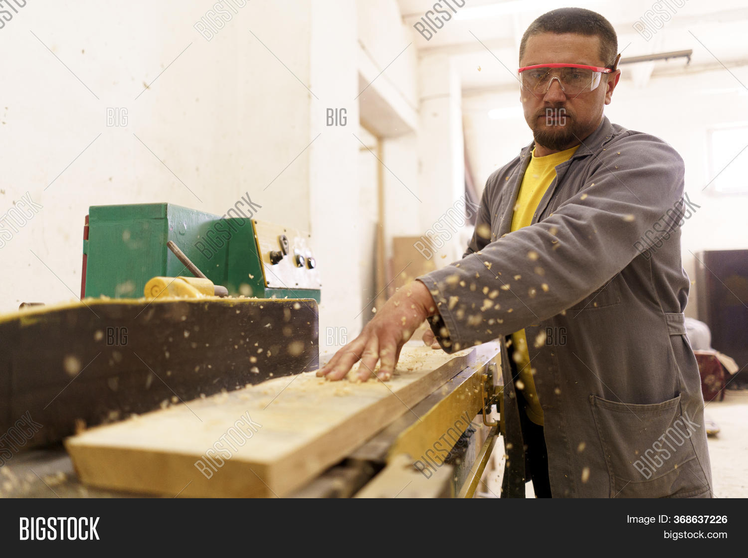 Carpenter Cutting Image & Photo (Free Trial) | Bigstock