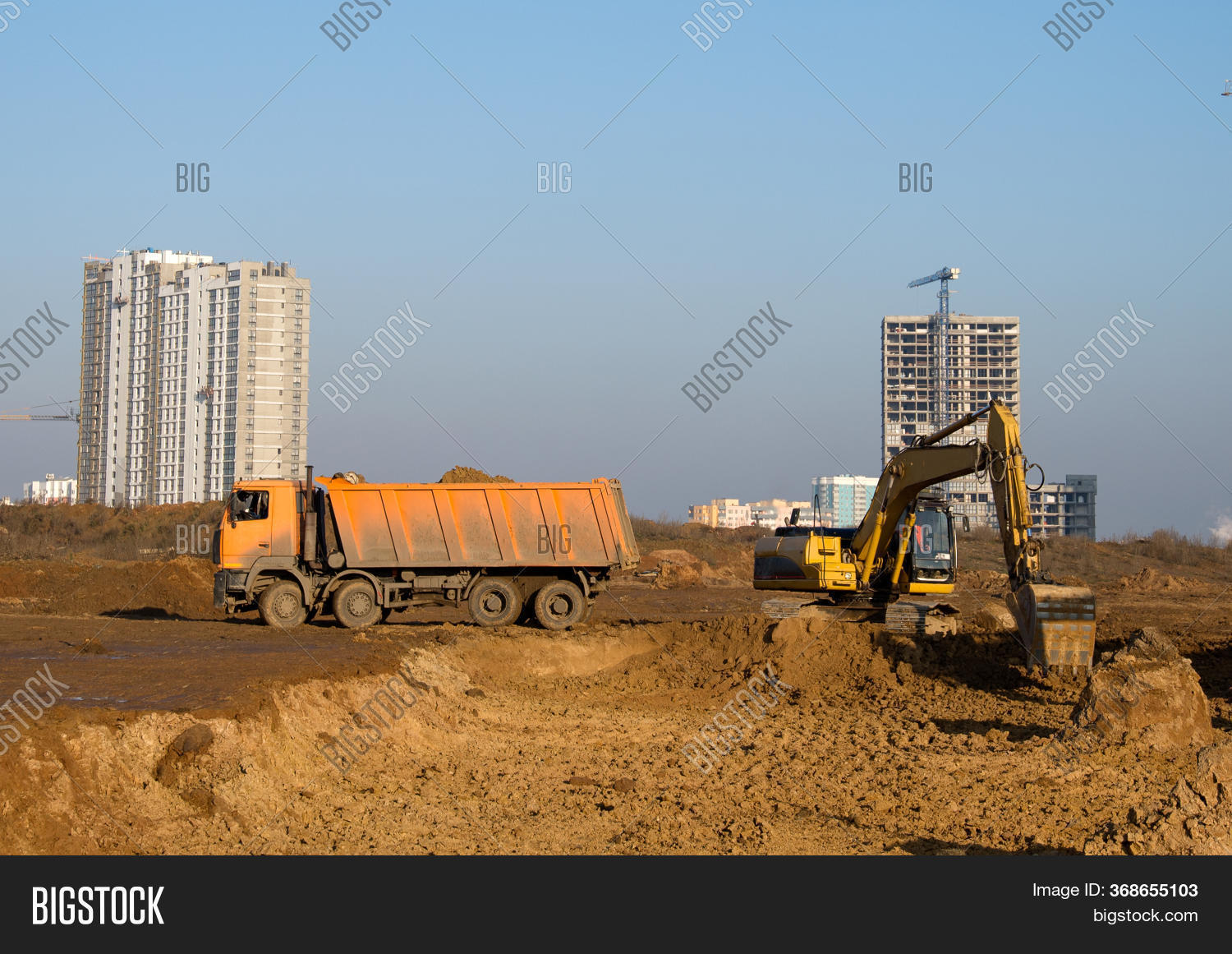 Excavator Load Sand Image & Photo (Free Trial) | Bigstock