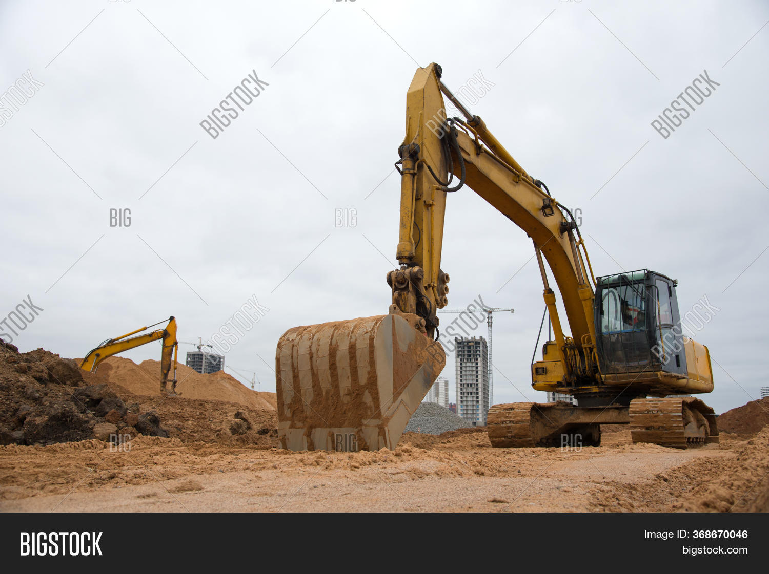 Track-type Excavator Image & Photo (Free Trial) | Bigstock