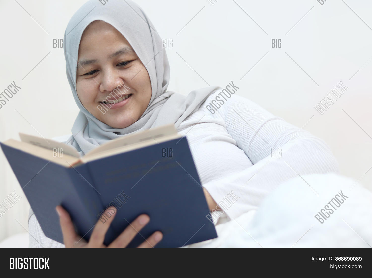 Happy Female Smiling Image & Photo (Free Trial) | Bigstock
