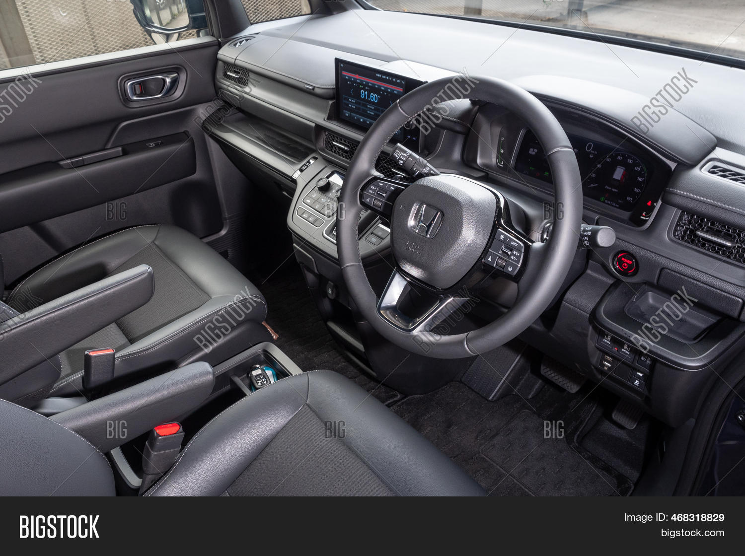 Honda Stepwgn Spada Image & Photo (Free Trial) | Bigstock