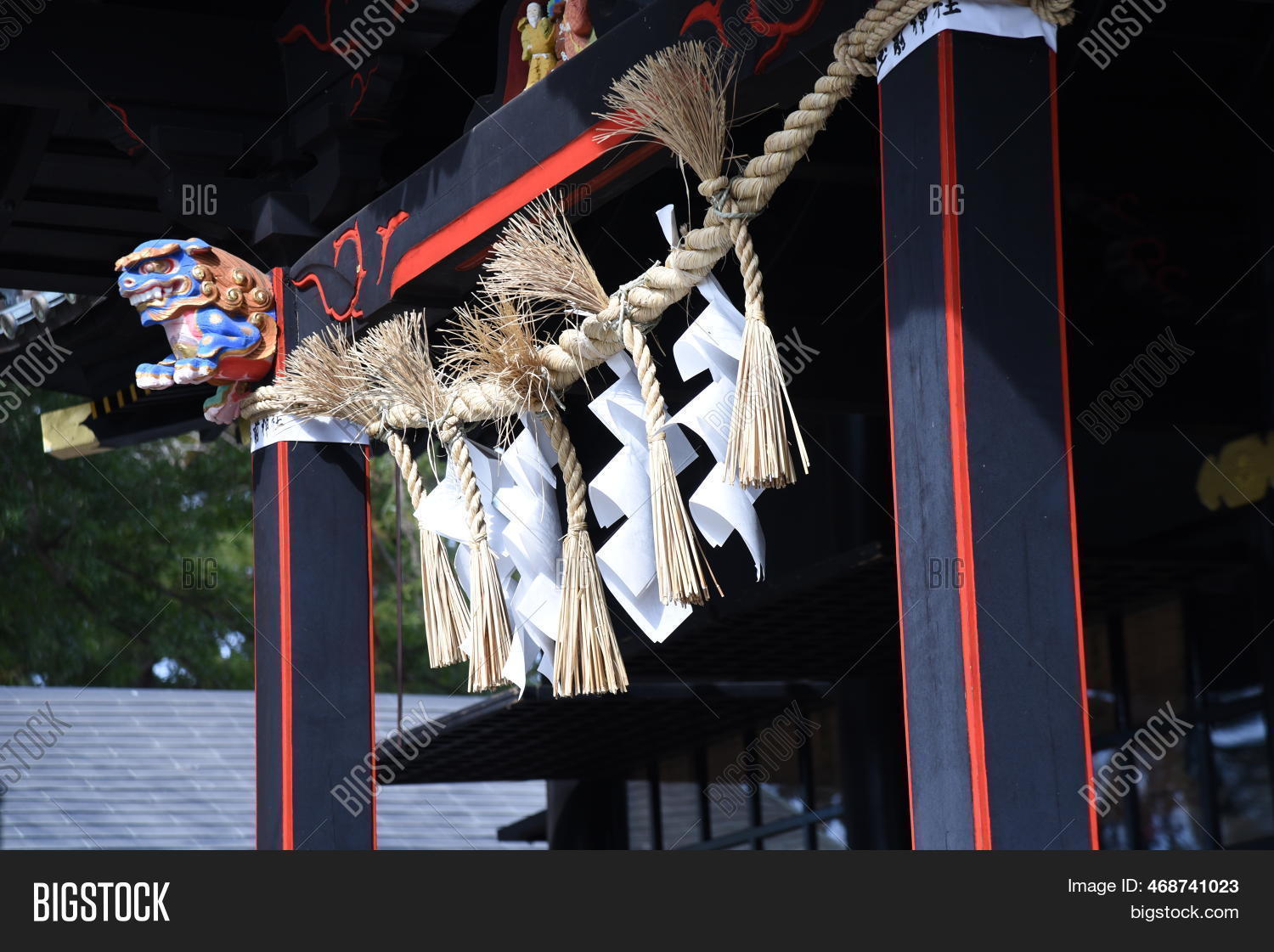 'shimenawa' ( Shinto Image & Photo (Free Trial) | Bigstock