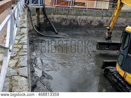 Removing Sedimentary Image & Photo (Free Trial) | Bigstock