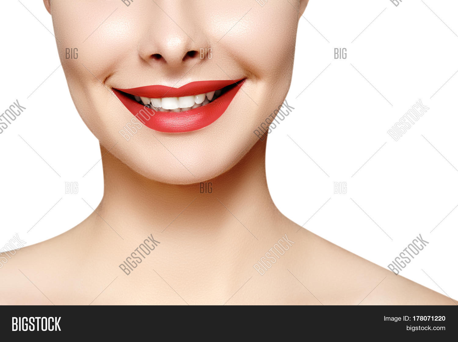 Imagen y foto Wide Smile Young (prueba gratis) | Bigstock