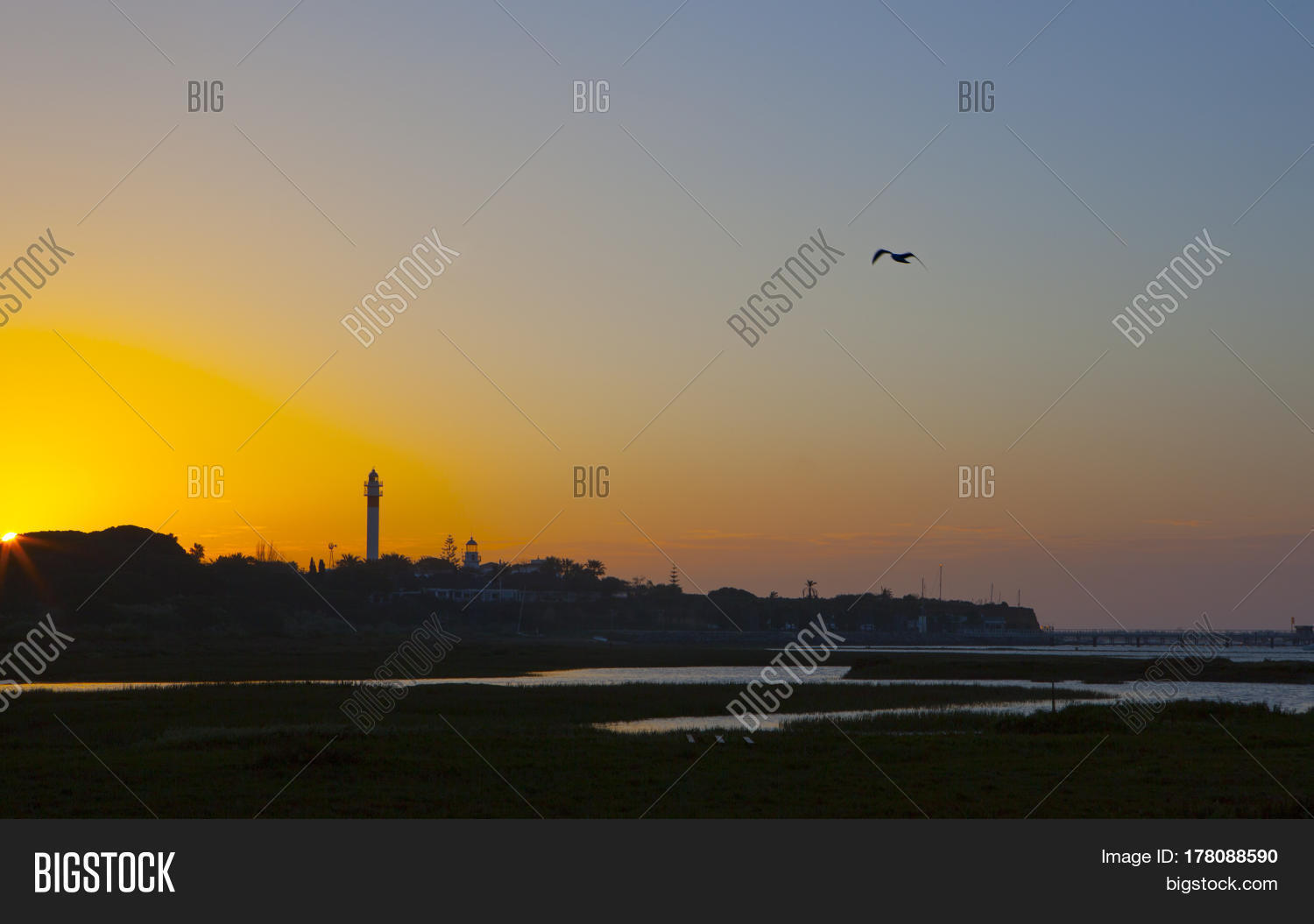 El Rompido Lighthouse Image & Photo (Free Trial) | Bigstock