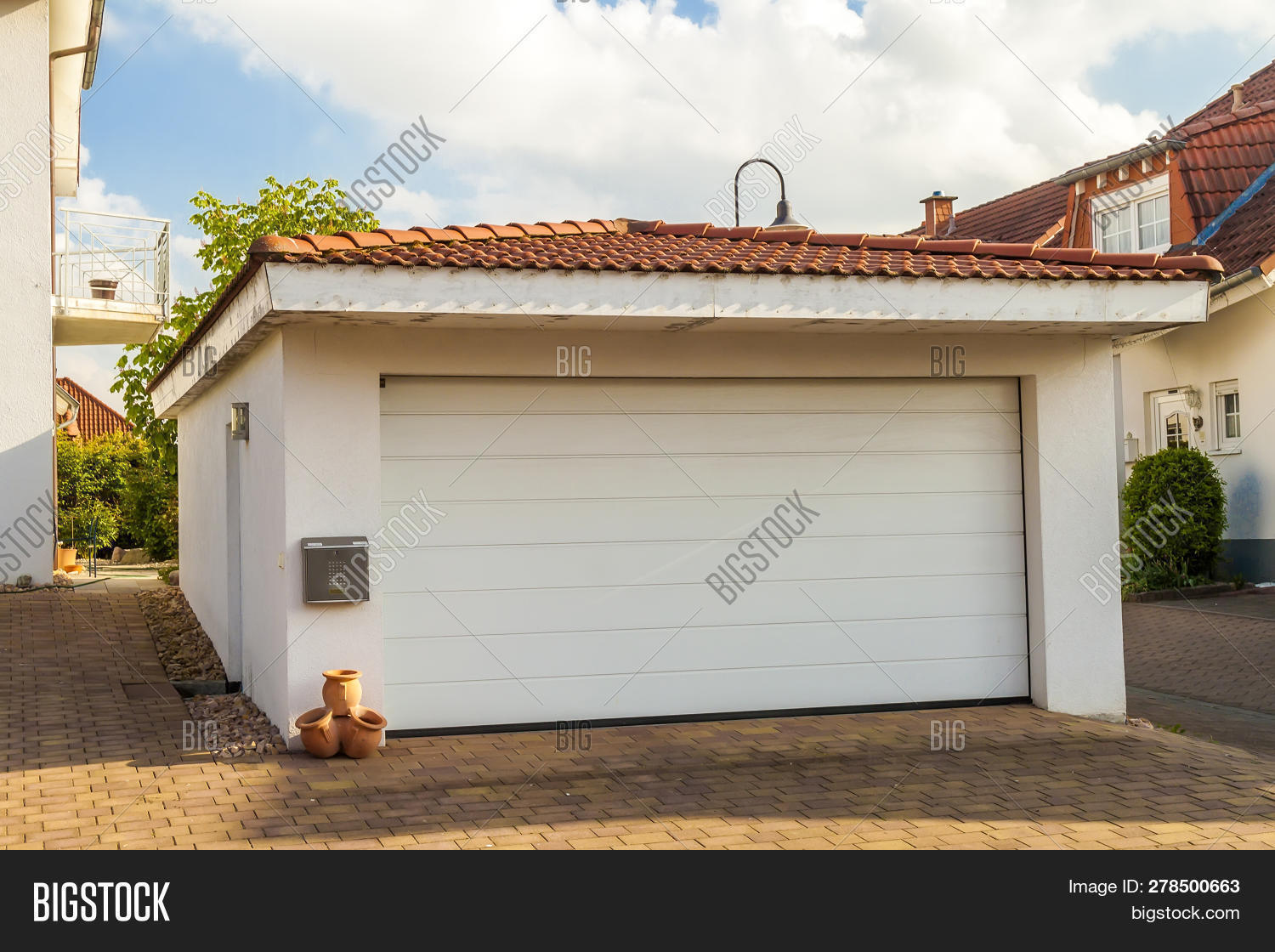 Detached White Garage Image & Photo (Free Trial) | Bigstock