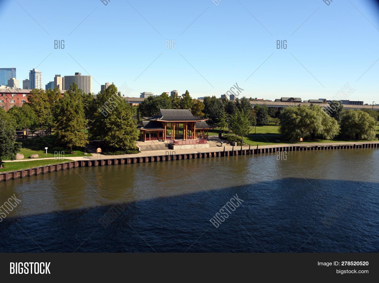 Ping Tom Memorial Park Image & Photo (Free Trial) | Bigstock