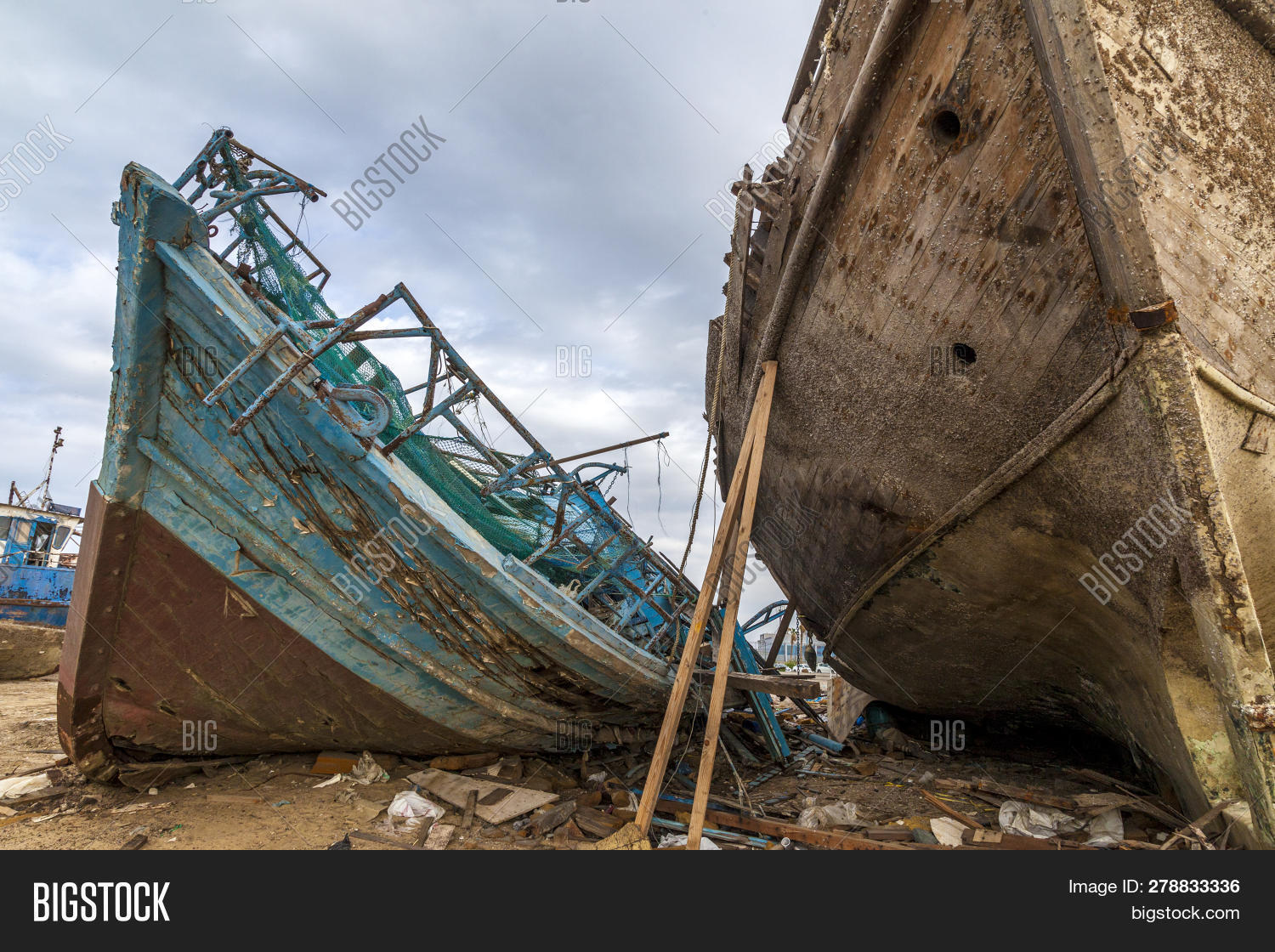 Old Shipwreck Boat Image & Photo (Free Trial) | Bigstock