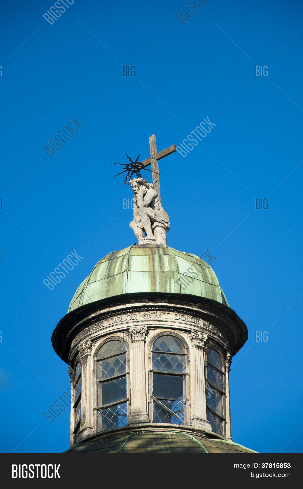Statue Sitting Jesus Image & Photo (Free Trial) | Bigstock