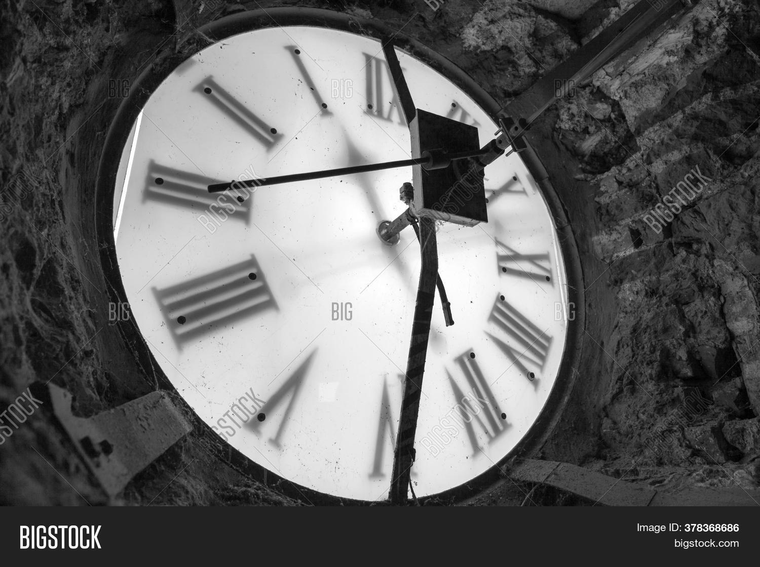 Clock View Inside Top Image & Photo (Free Trial) | Bigstock