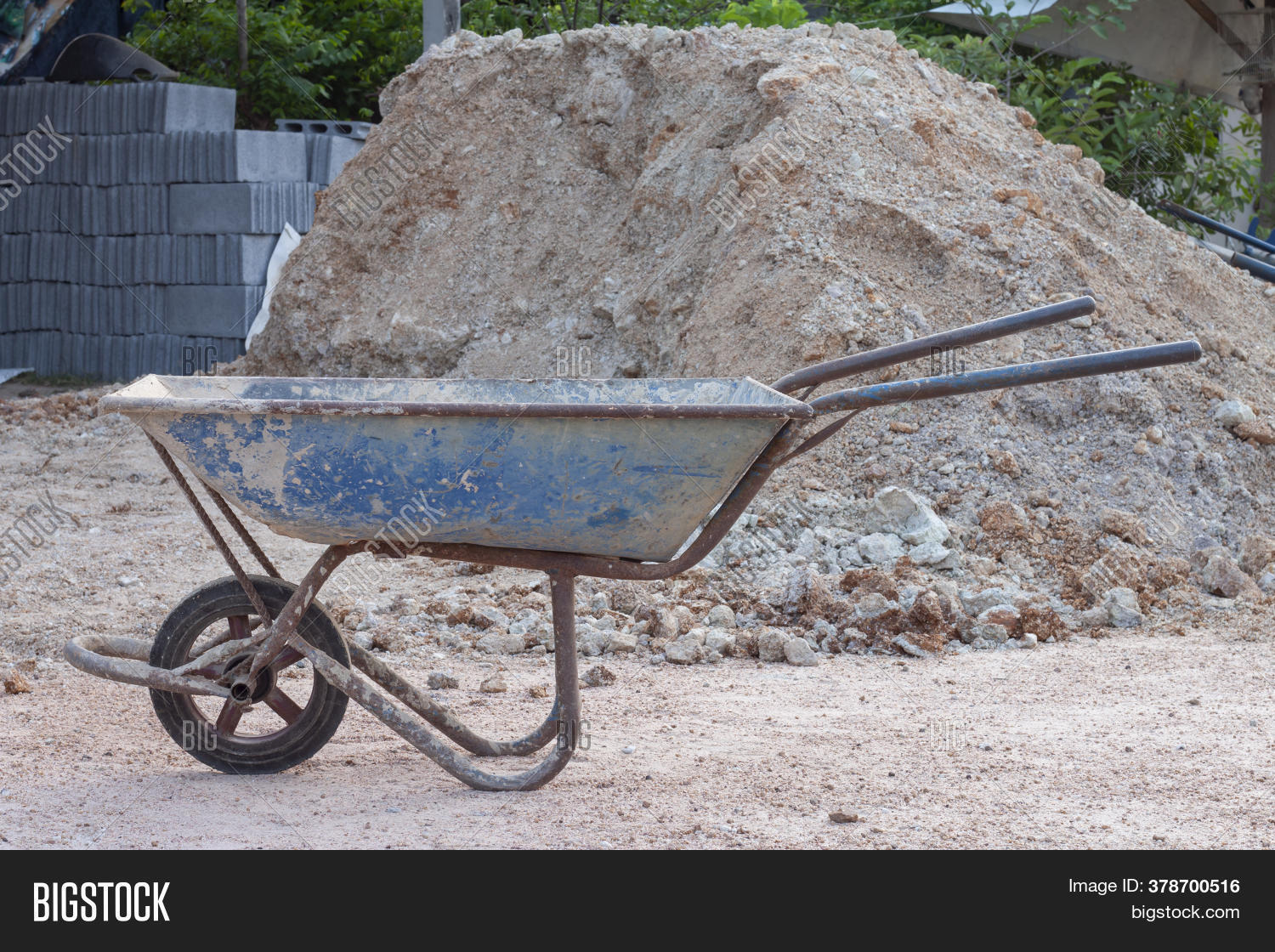 Wheelbarrow Tool Image & Photo (Free Trial) | Bigstock
