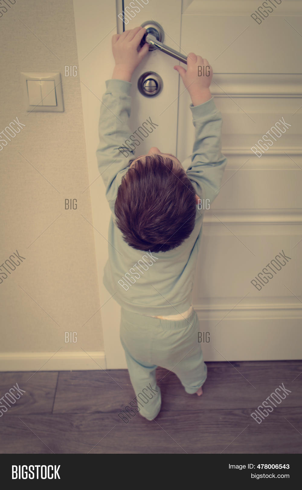 Little Baby Opens Door Image & Photo (Free Trial) | Bigstock