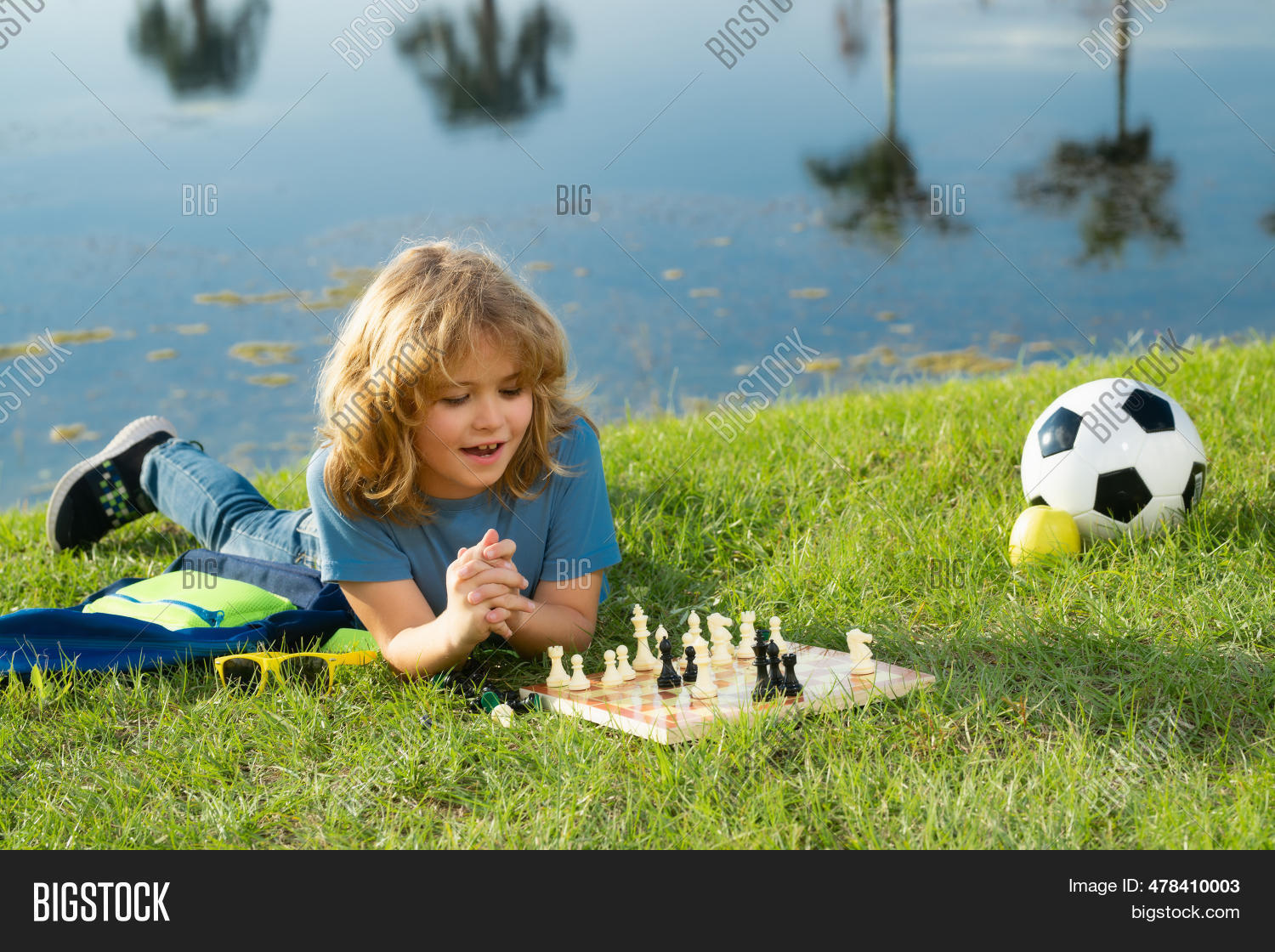 Little Kid Play Chess Image & Photo (Free Trial) | Bigstock