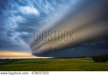 Angry Supercell Storm Image & Photo (Free Trial) | Bigstock