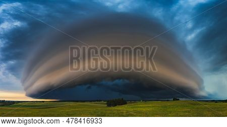 Angry Supercell Storm Image & Photo (Free Trial) | Bigstock
