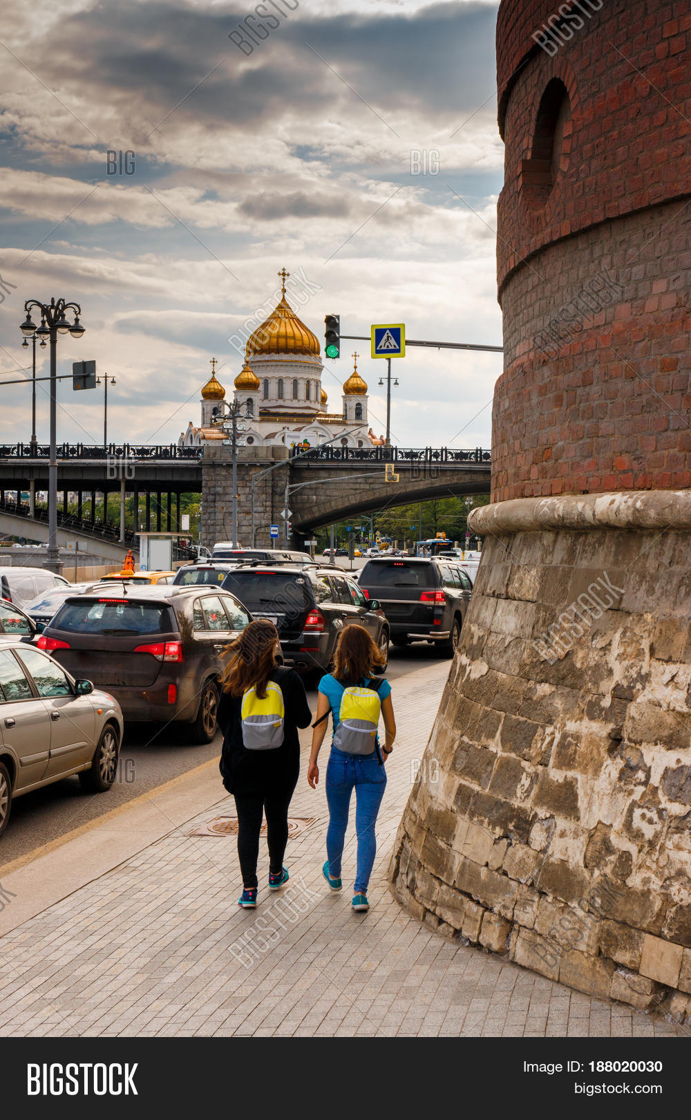Imagen y foto Embankment Moscow. (prueba gratis) | Bigstock