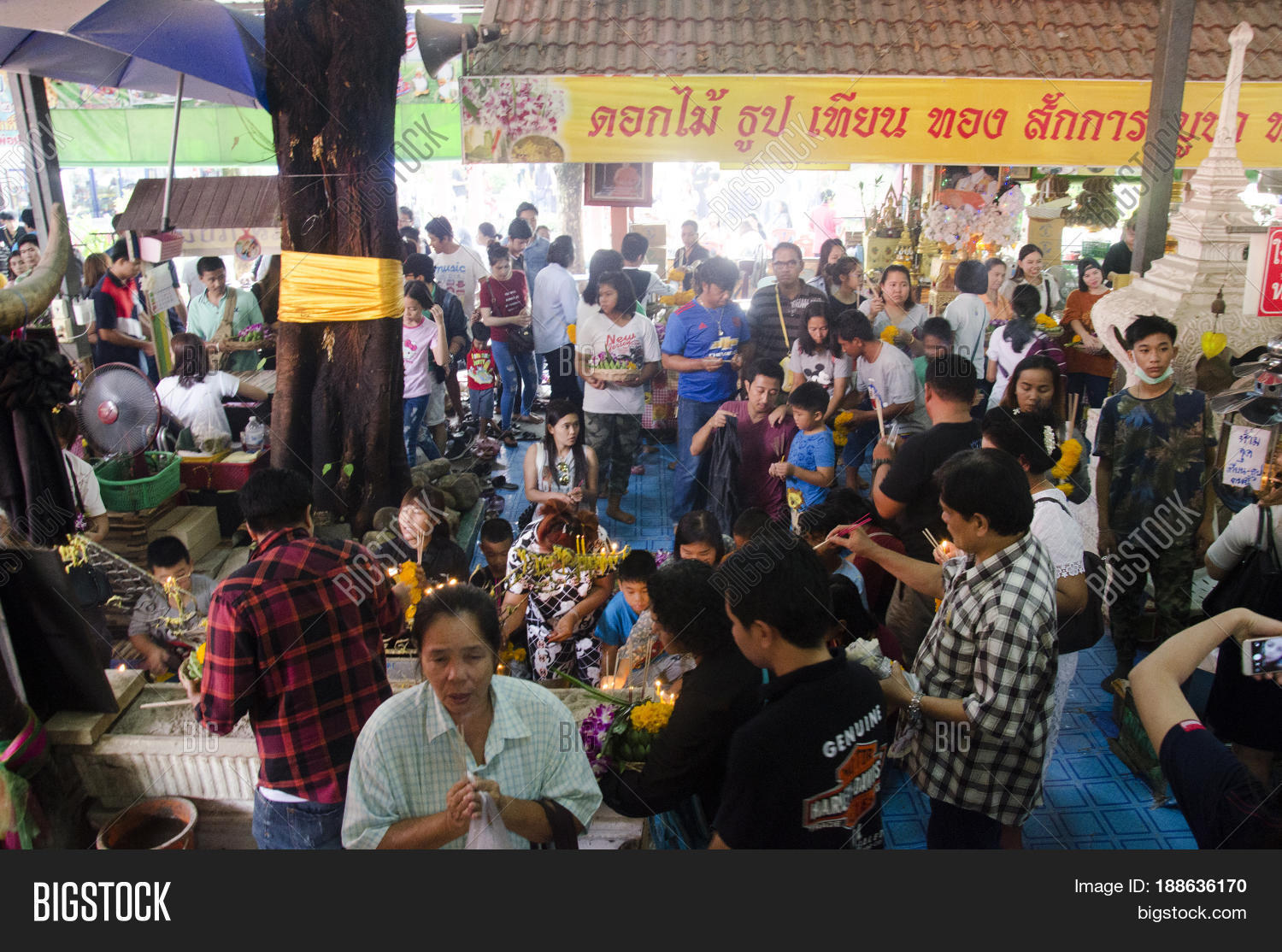 Thai People Respect Image & Photo (Free Trial) | Bigstock