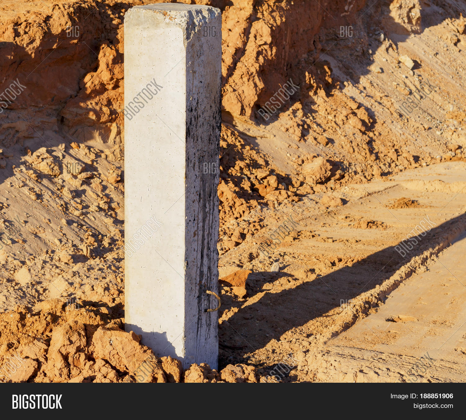 Imagen y foto Concrete Pile (prueba gratis) | Bigstock