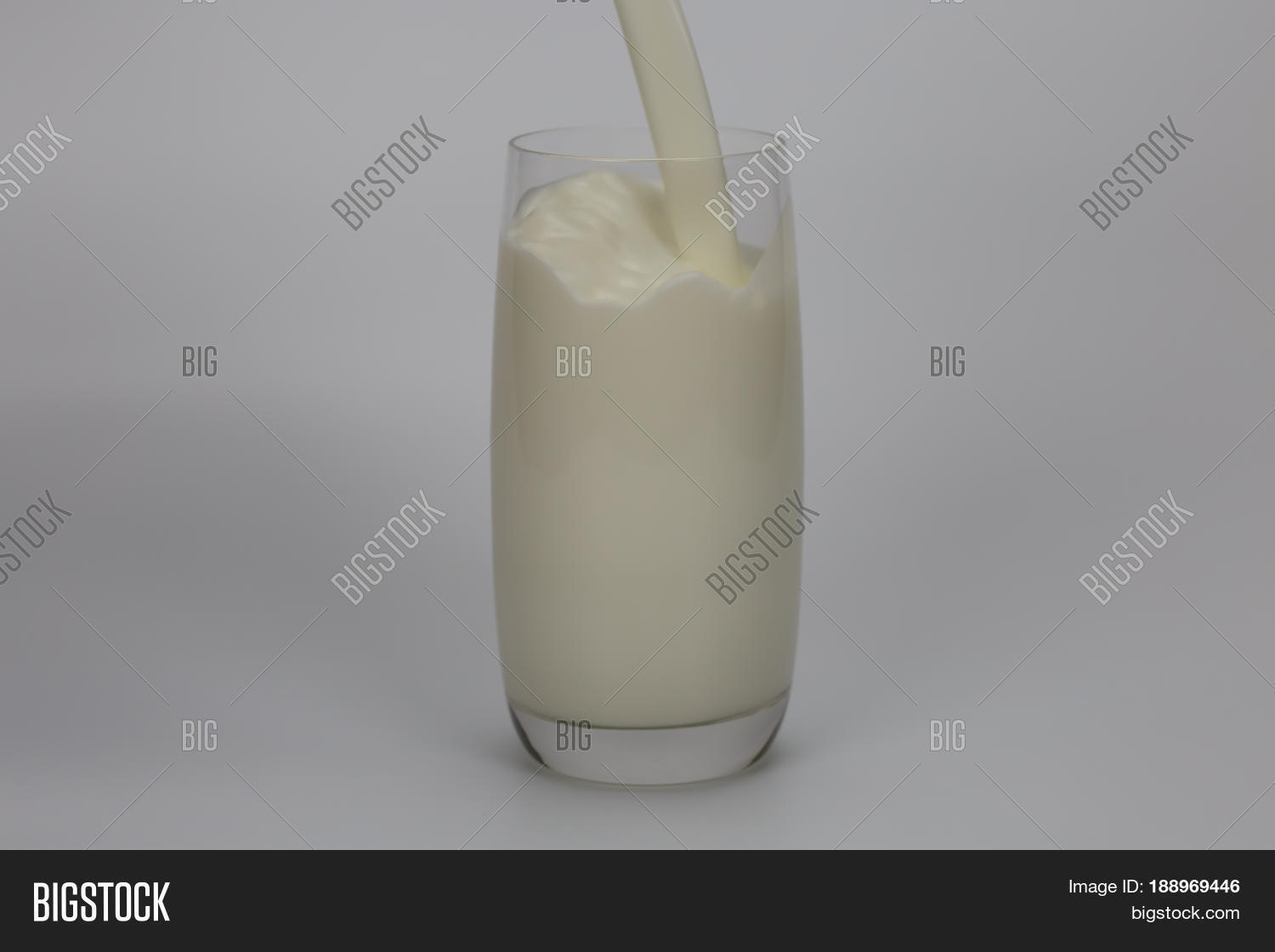 Imagen y foto Milk Pale Liquid (prueba gratis) | Bigstock