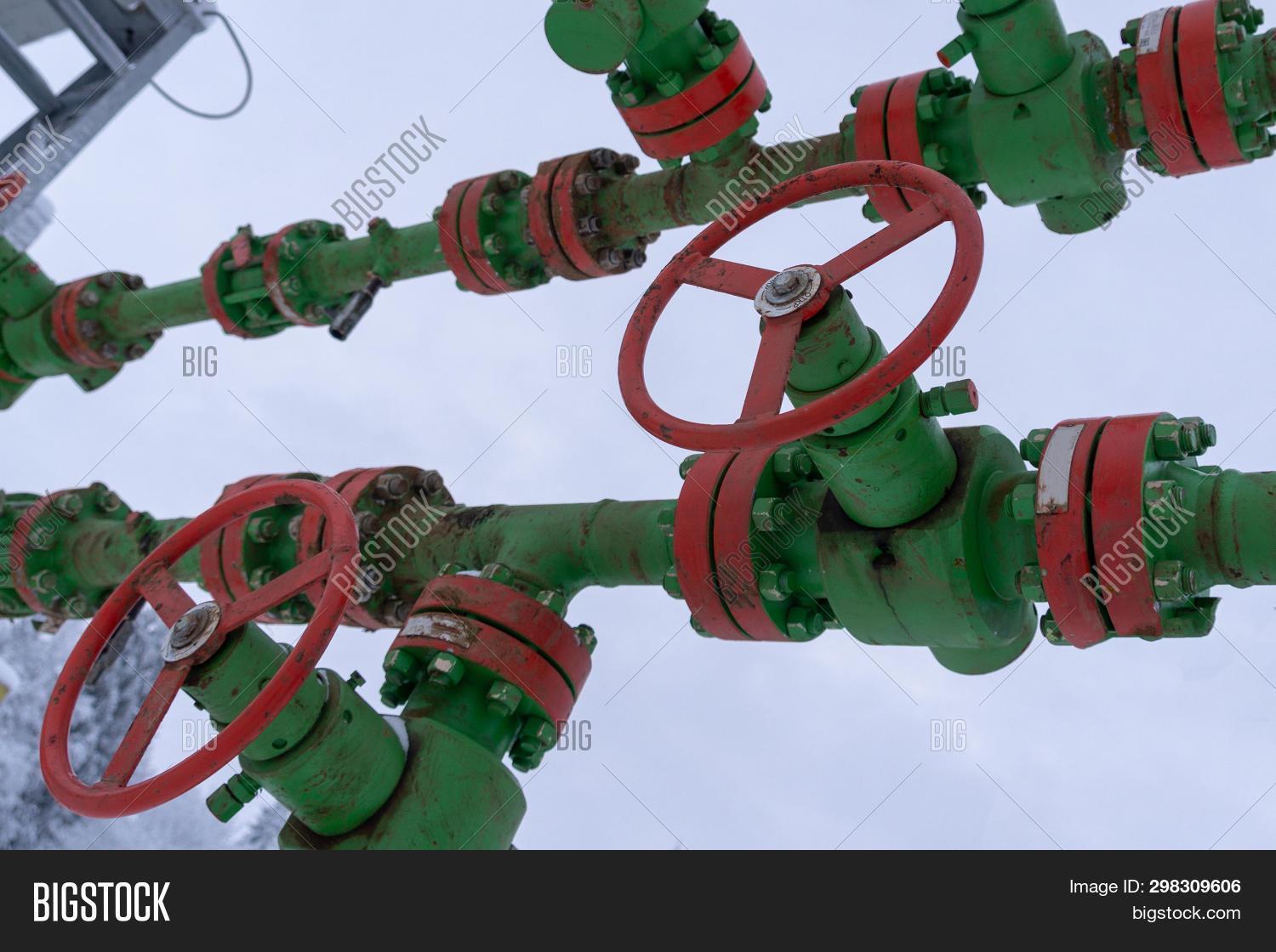 Horizontal View Image & Photo (Free Trial) | Bigstock