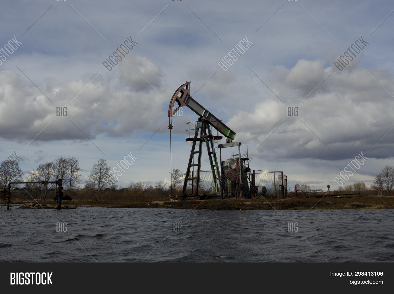 Beam Pumping Unit Image & Photo (Free Trial) | Bigstock