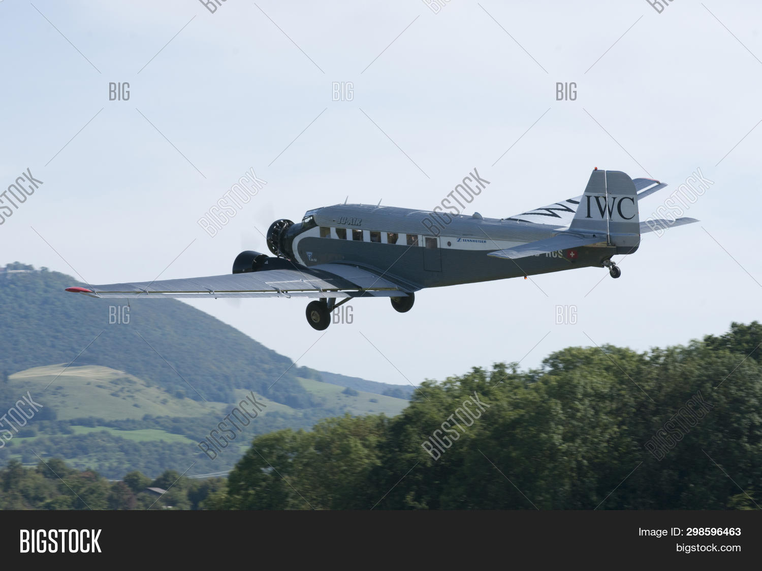 Imagen y foto Junkers Ju-52 (prueba gratis) | Bigstock