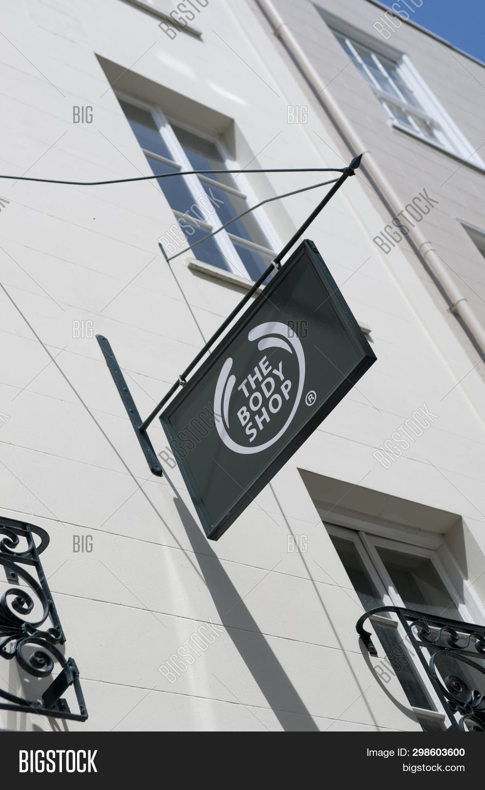 Body Shop Sign On High Image & Photo (Free Trial) | Bigstock
