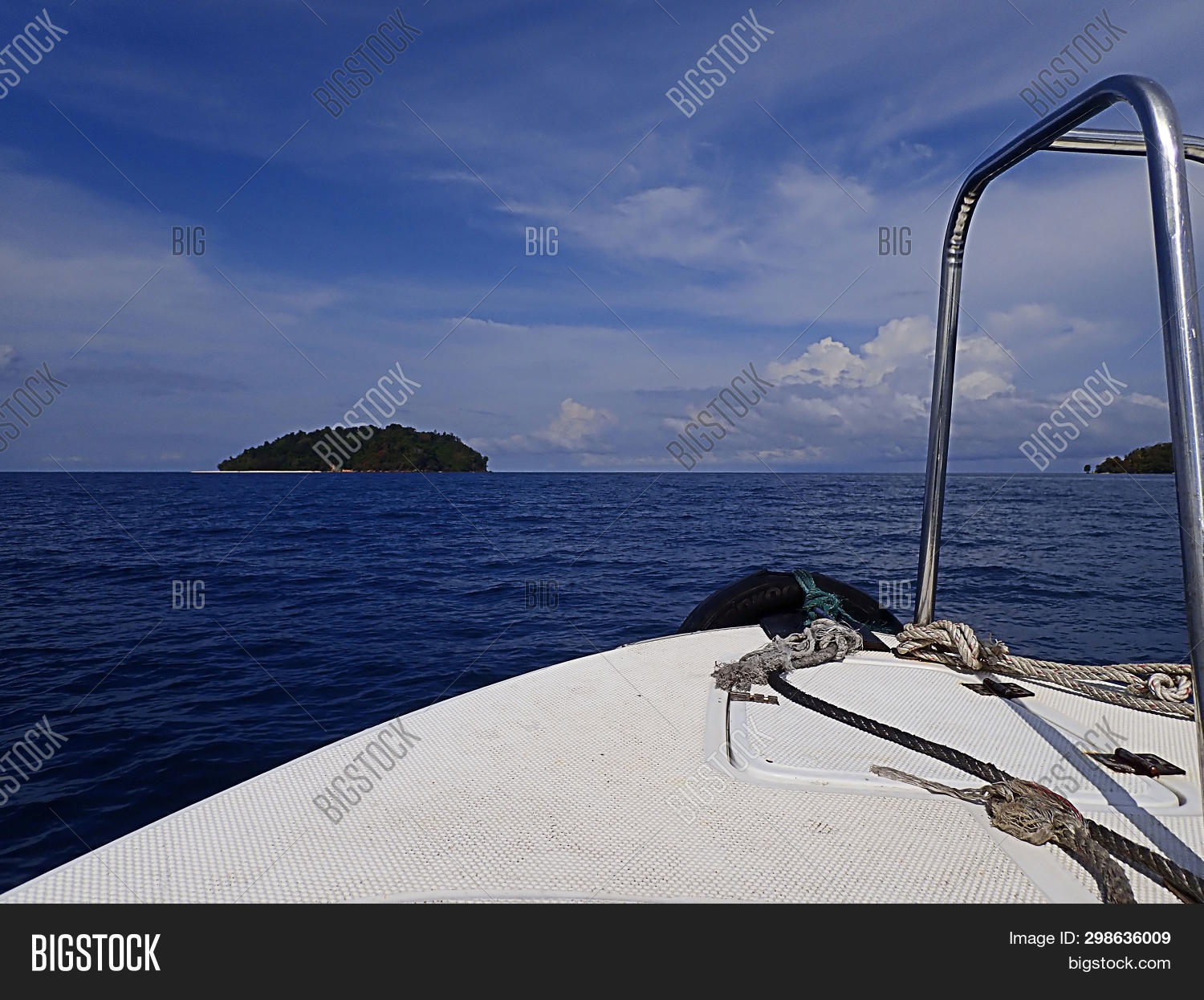 Speed Diving Boat Image & Photo (Free Trial) | Bigstock