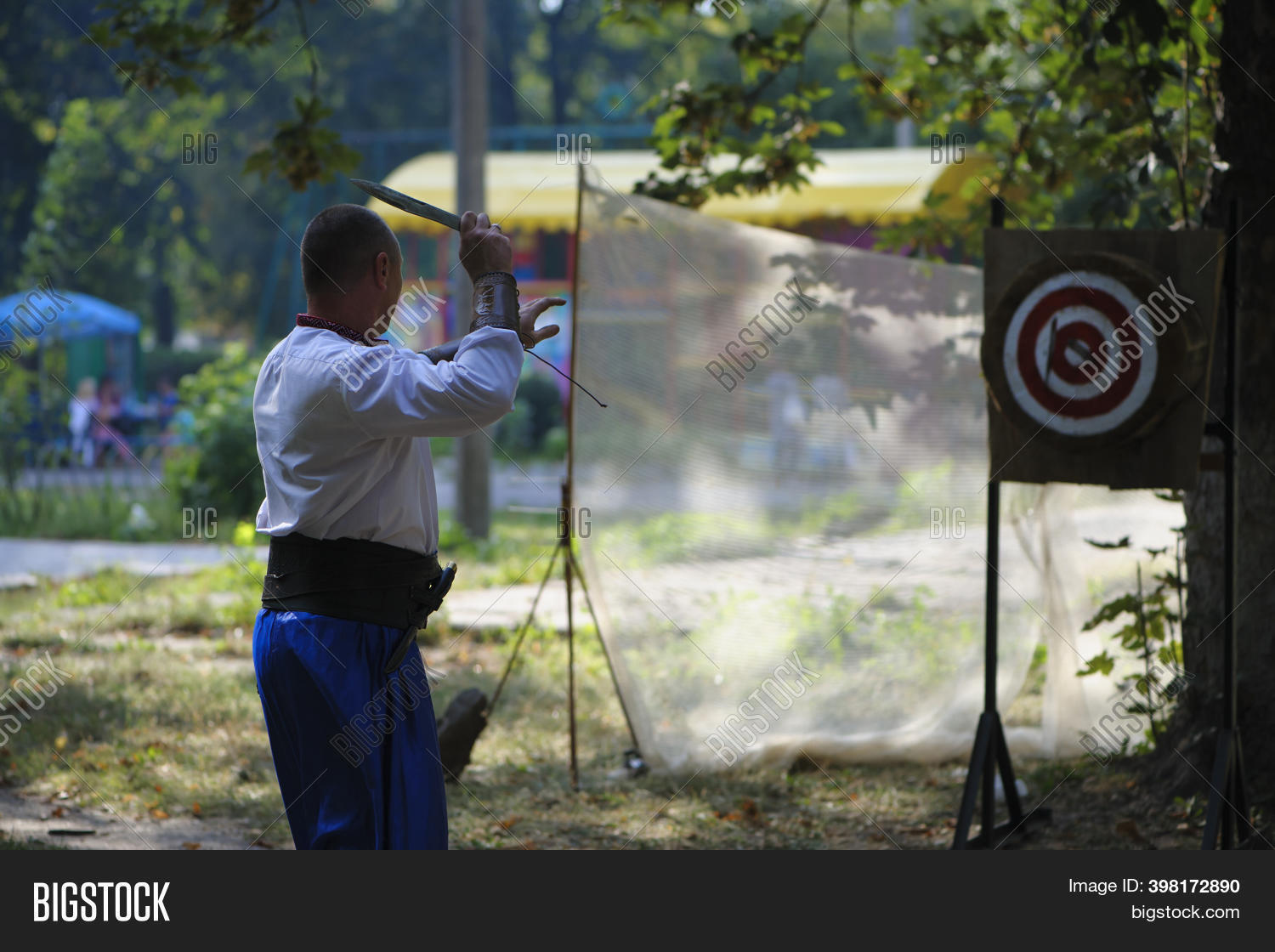 Man Ready Throwing Image & Photo (Free Trial) | Bigstock
