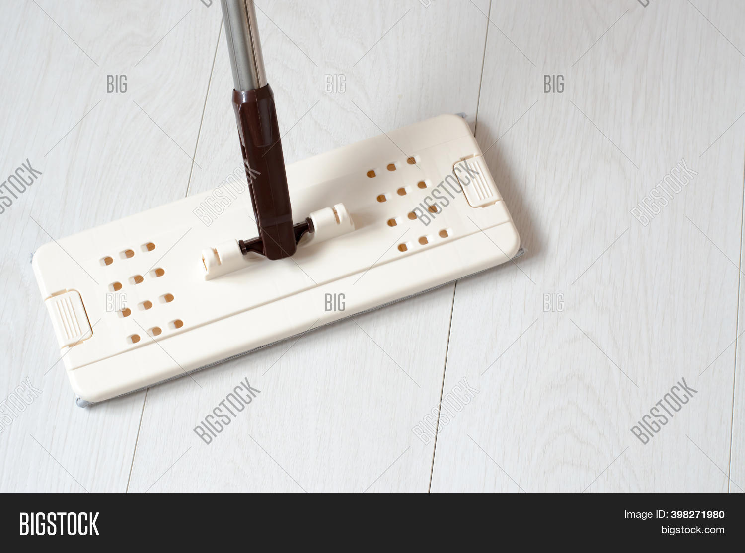 Beige Mop Washes Image & Photo (Free Trial) | Bigstock
