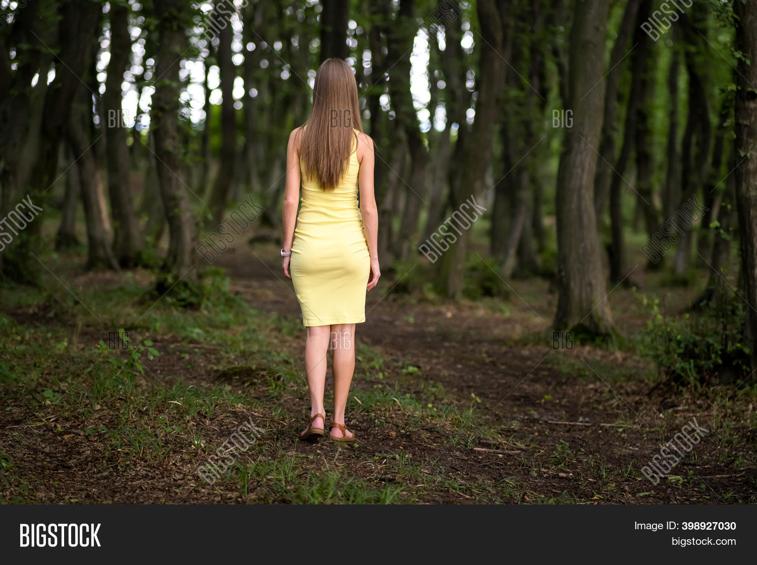 Back View Slim Woman Image & Photo (Free Trial) | Bigstock