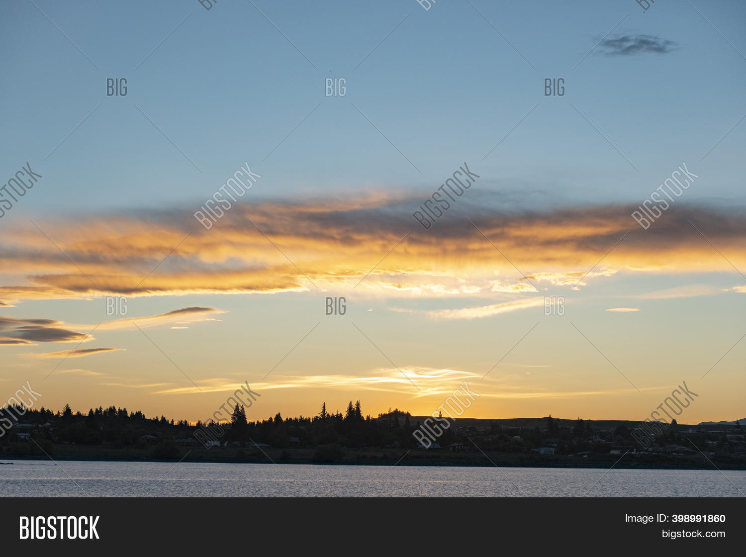 Sun Sets Focus On Image & Photo (Free Trial) | Bigstock