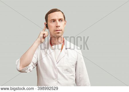 Male Doctor Headphones Image & Photo (Free Trial) | Bigstock
