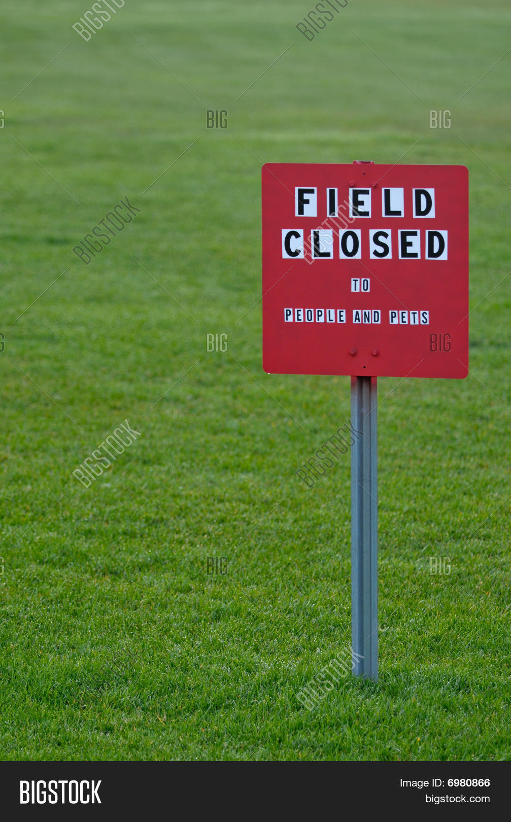 Field Closed Sign Image & Photo (Free Trial) | Bigstock