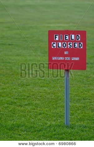 Field Closed Sign Image & Photo (Free Trial) | Bigstock