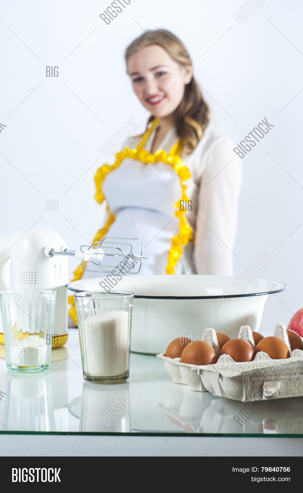Homemaker Kitchen Image & Photo (Free Trial) | Bigstock
