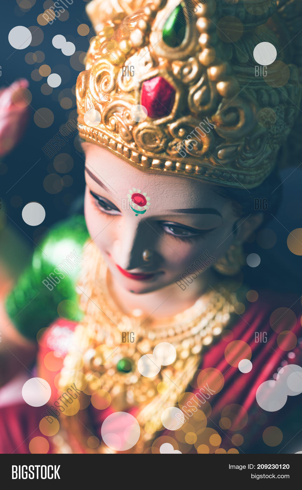 Idol Worshipping Hindu Image & Photo (Free Trial) | Bigstock