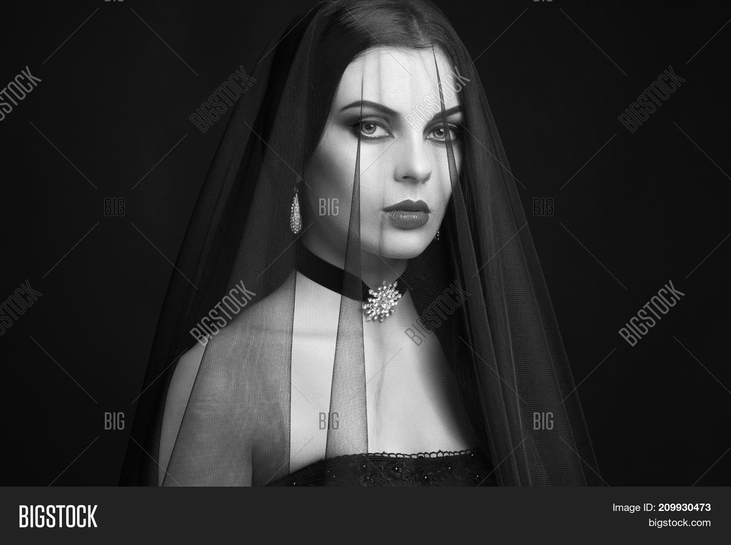 Halloween Woman Image & Photo (Free Trial) | Bigstock