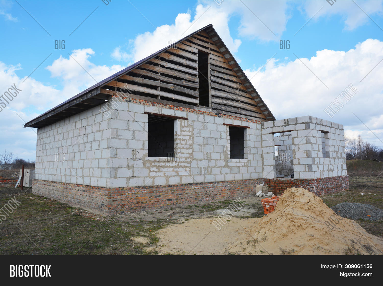 Unfinished House Image & Photo (Free Trial) | Bigstock
