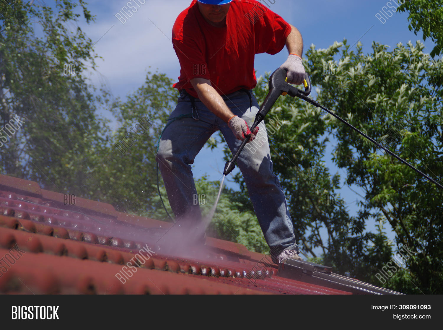 House Roof Cleaning Image & Photo (Free Trial) | Bigstock